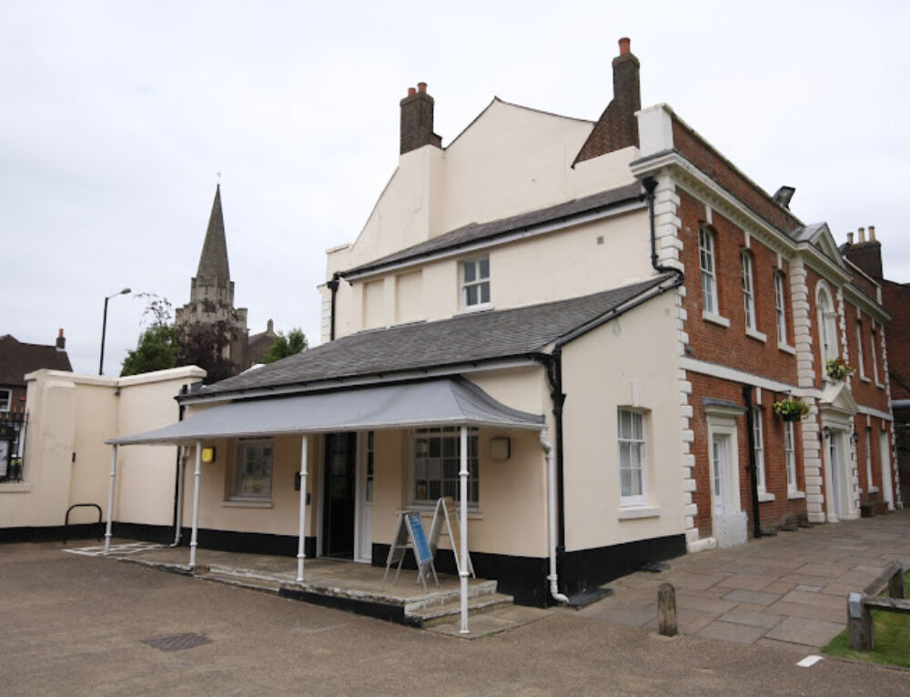 Market Cross - Cafe Restaurant Bar