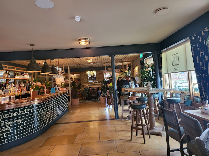 The Frog Pub & Restaurant, Deepcut - Cafe Restaurant Bar