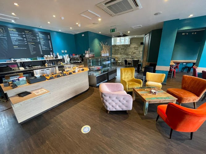 Little Royal Cafe - Cafe Restaurant Bar