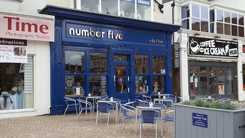 Café Number Five • Cedar Square - Cafe Restaurant Bar