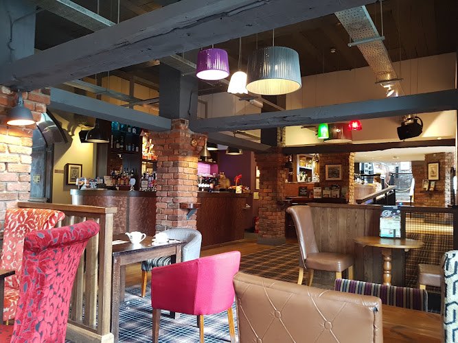 Pump House - Cafe Restaurant Bar