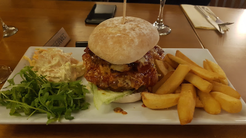 The Shilton Arms - Cafe Restaurant Bar