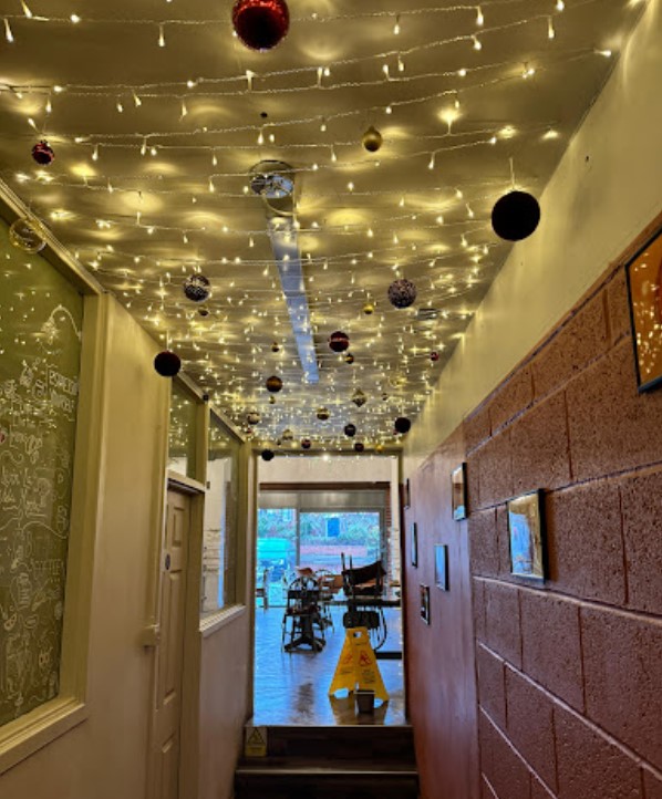 The Middle Coffee House Ltd - Cafe Restaurant Bar